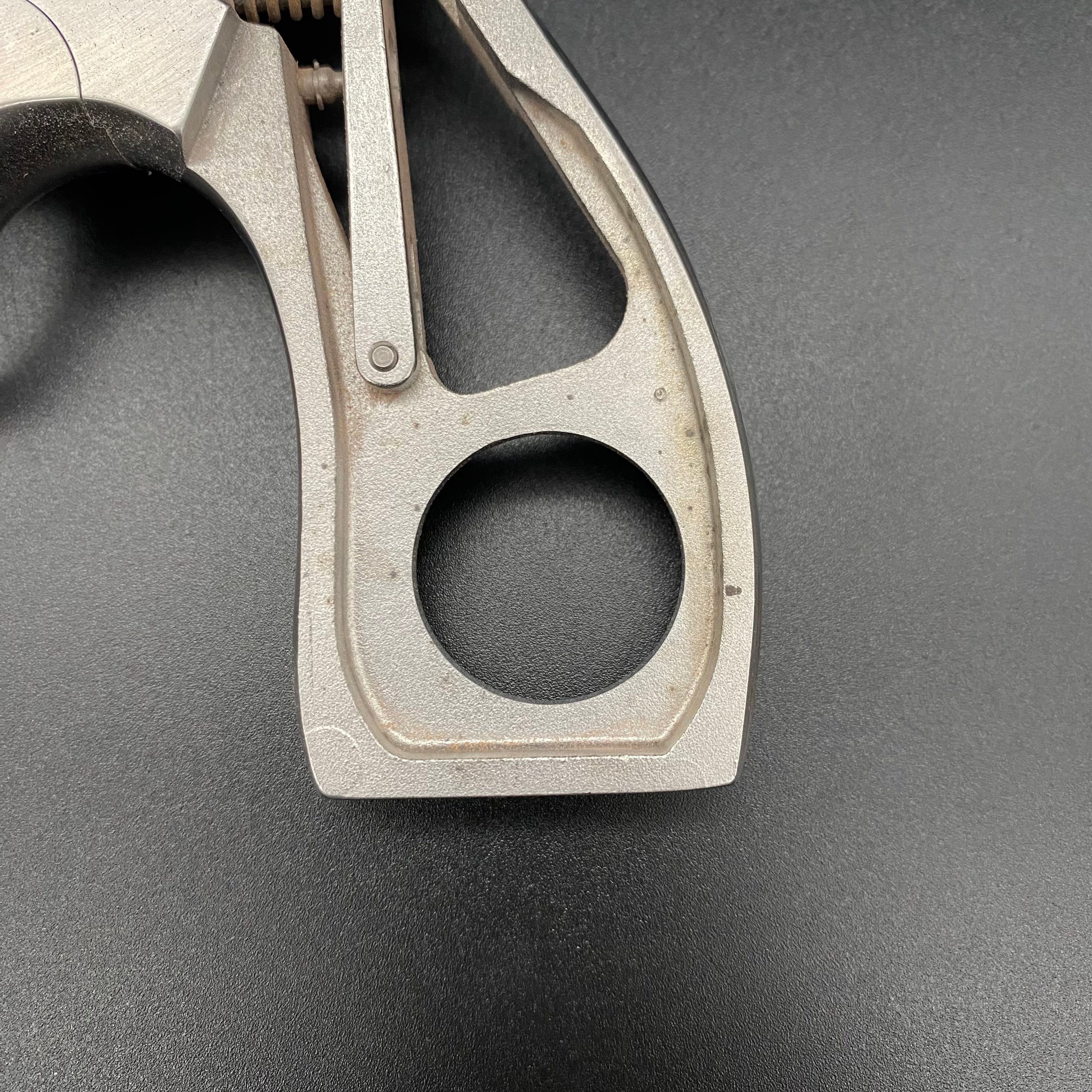 Ruger Redhawk – Badger Custom Grips